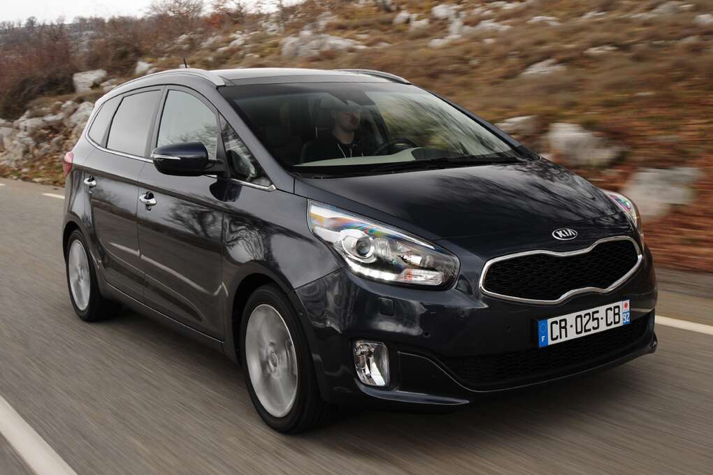 Detailed Review Kia Carens 2015 Features And Disadvantages